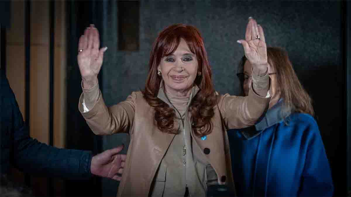 Cristina Kirchner calificó de “cepo al voto popular” el fallo por la Causa Vialidad – 4SEMANAS ...